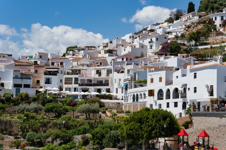 Weather in Spain for Year Round Guide to Climate and Tips